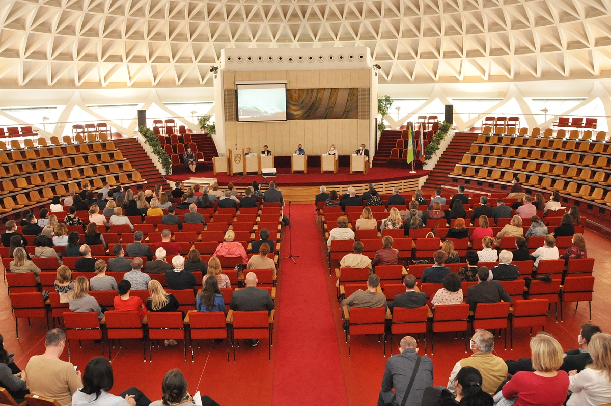 Klaudia Halászová bude rektorkou SPU aj v druhom funkčnom období - Poľnohospodár